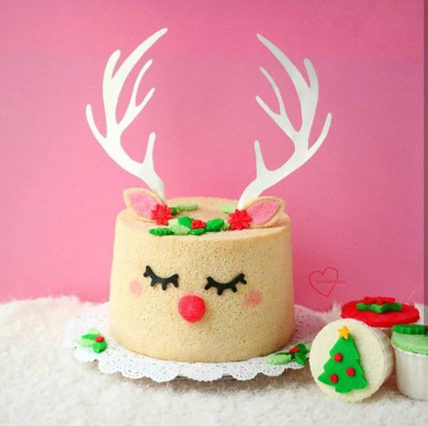 Our New Obsession: Adorable Reindeer Cakes! - B. Lovely Events