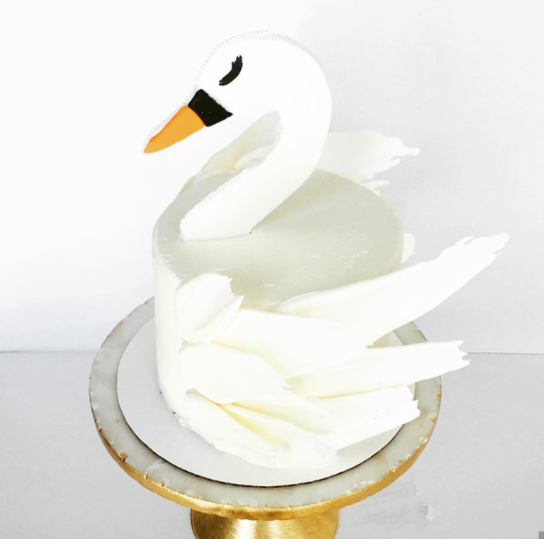 We Are SMITTEN For These Swan Cakes! - B. Lovely Events