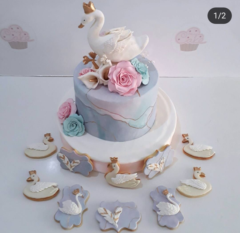 We Are SMITTEN For These Swan Cakes! - B. Lovely Events